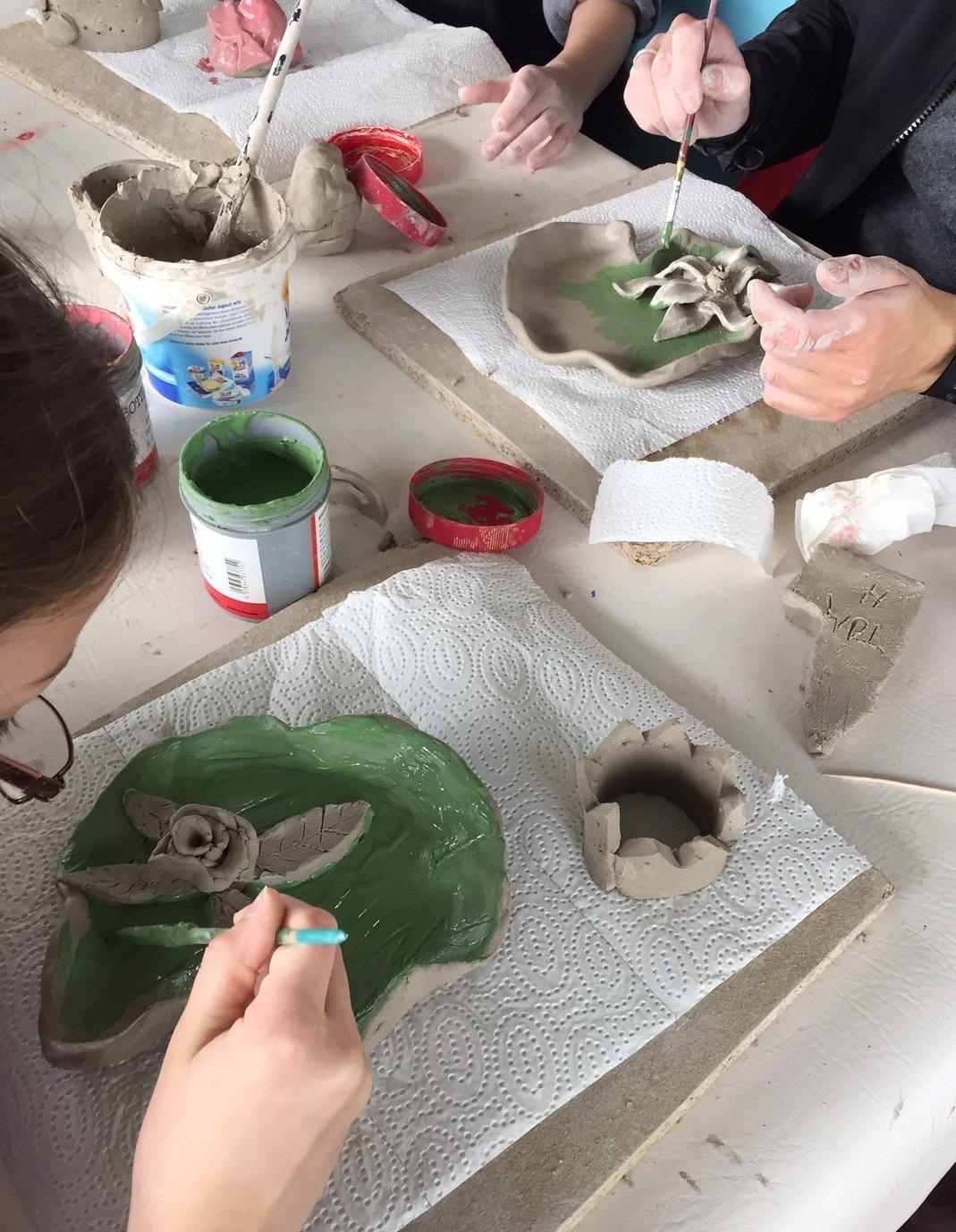 Töpfer– Workshop „Aufbautechnik & Tonplatten“ im KERAMION – keramik ...